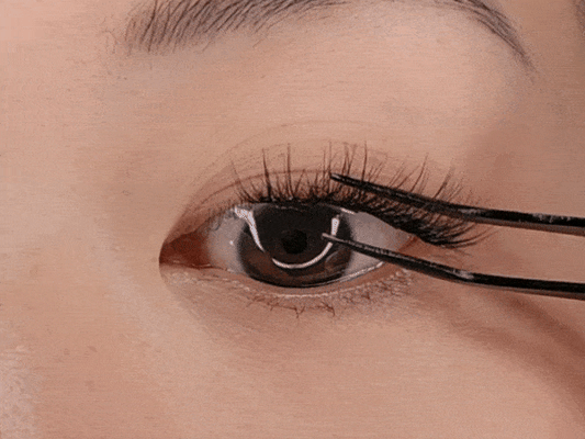 Salon-Ready Lashes in 5 Minutes | Navo Lashes – No Glue, No Mess